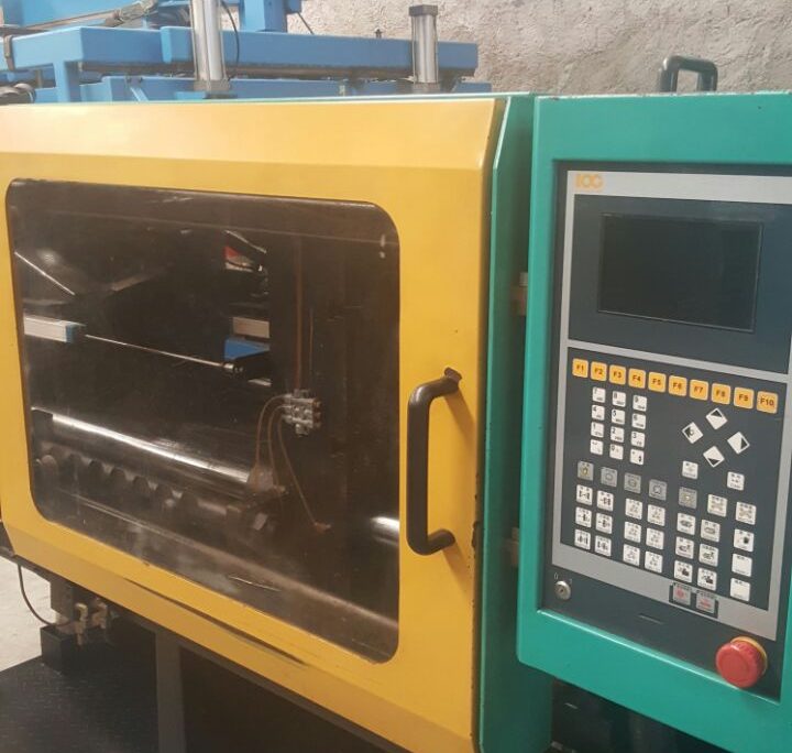 Injetora Log Machine 130T Ano 2012 | Union Plásticos