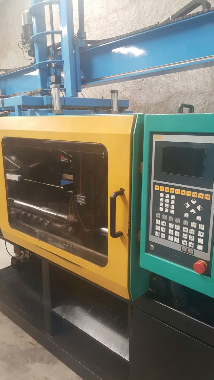 Injetora Log Machine 130T Ano 2012 | Union Plásticos